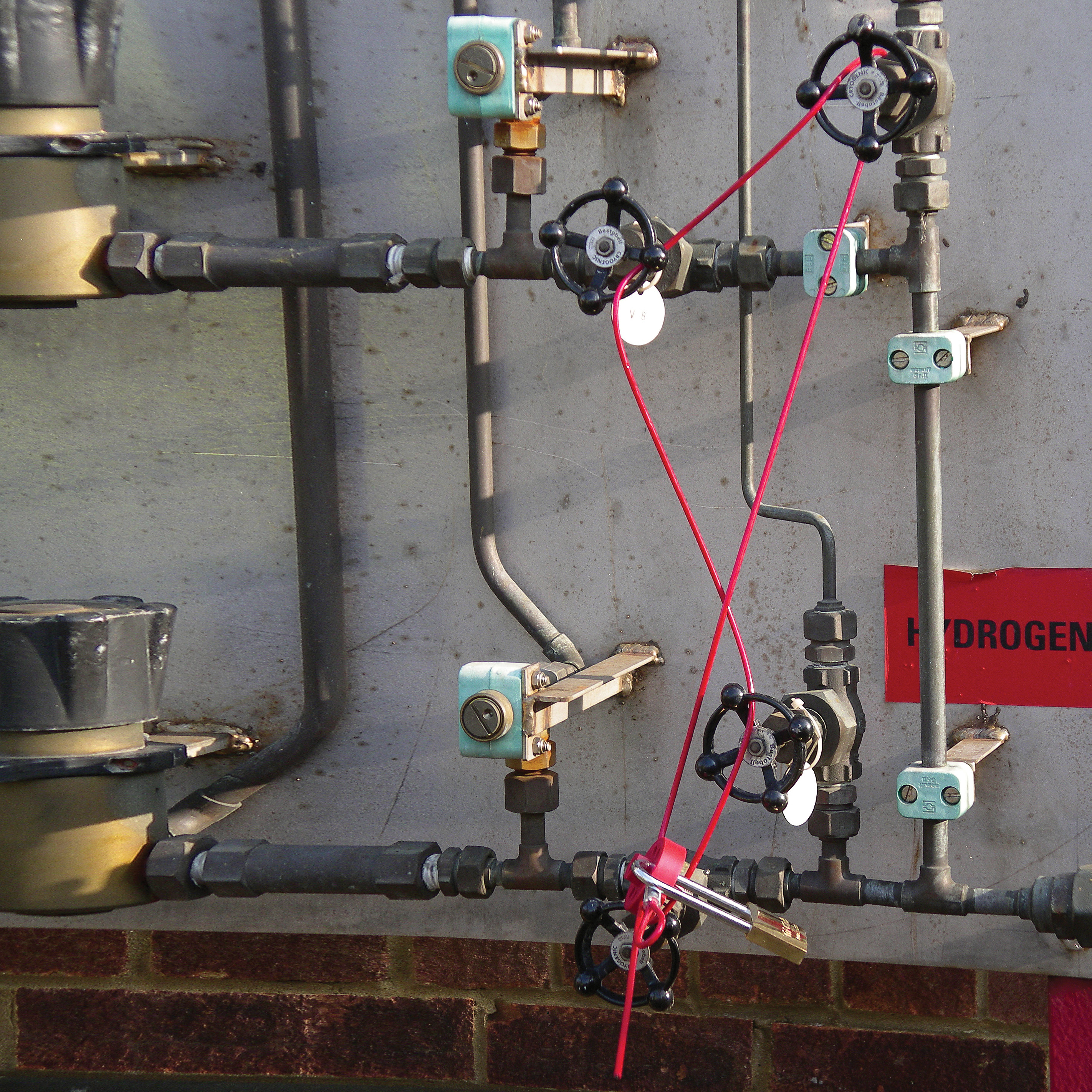 Gardus® vs Pro-lock: New Innovations in Cable Lockouts